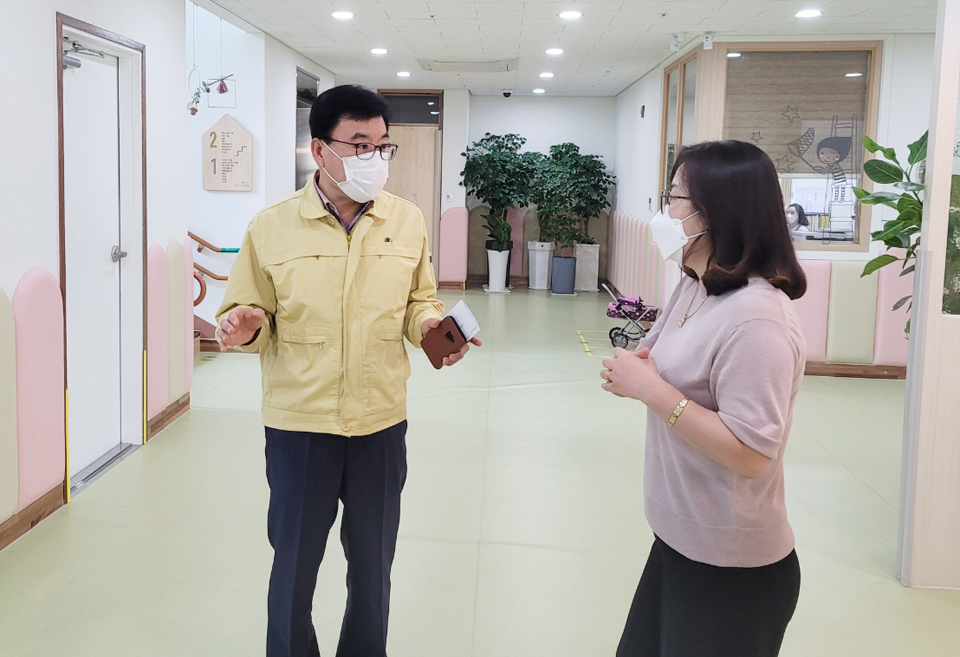 박철완 청주시 흥덕구청장, 어린이집 방역수칙 점검