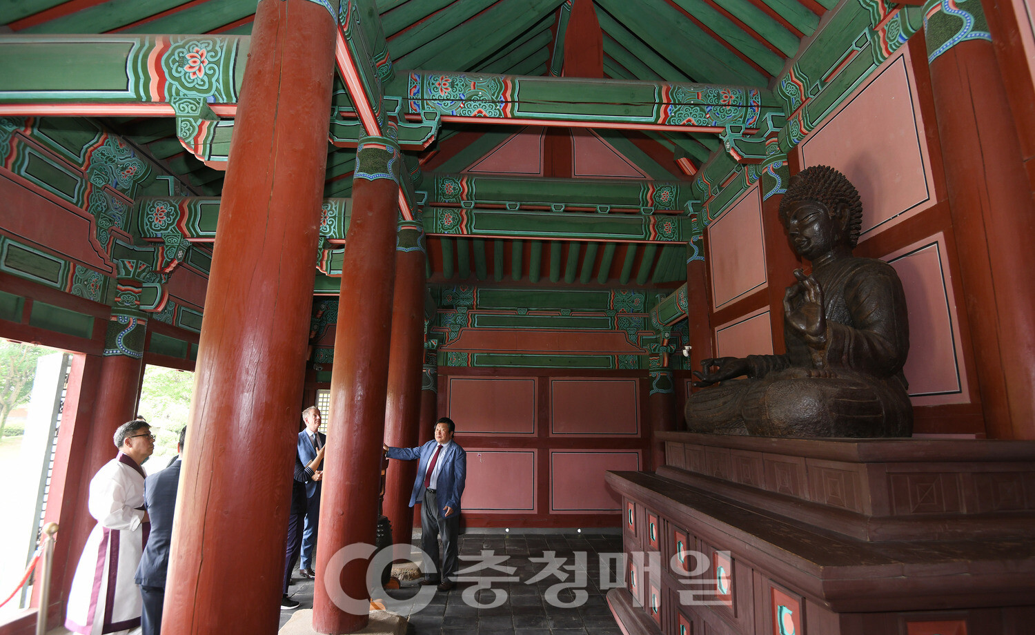 청주 흥덕사지를 찾은 독일 울프 죌터 구텐베르크박물관장