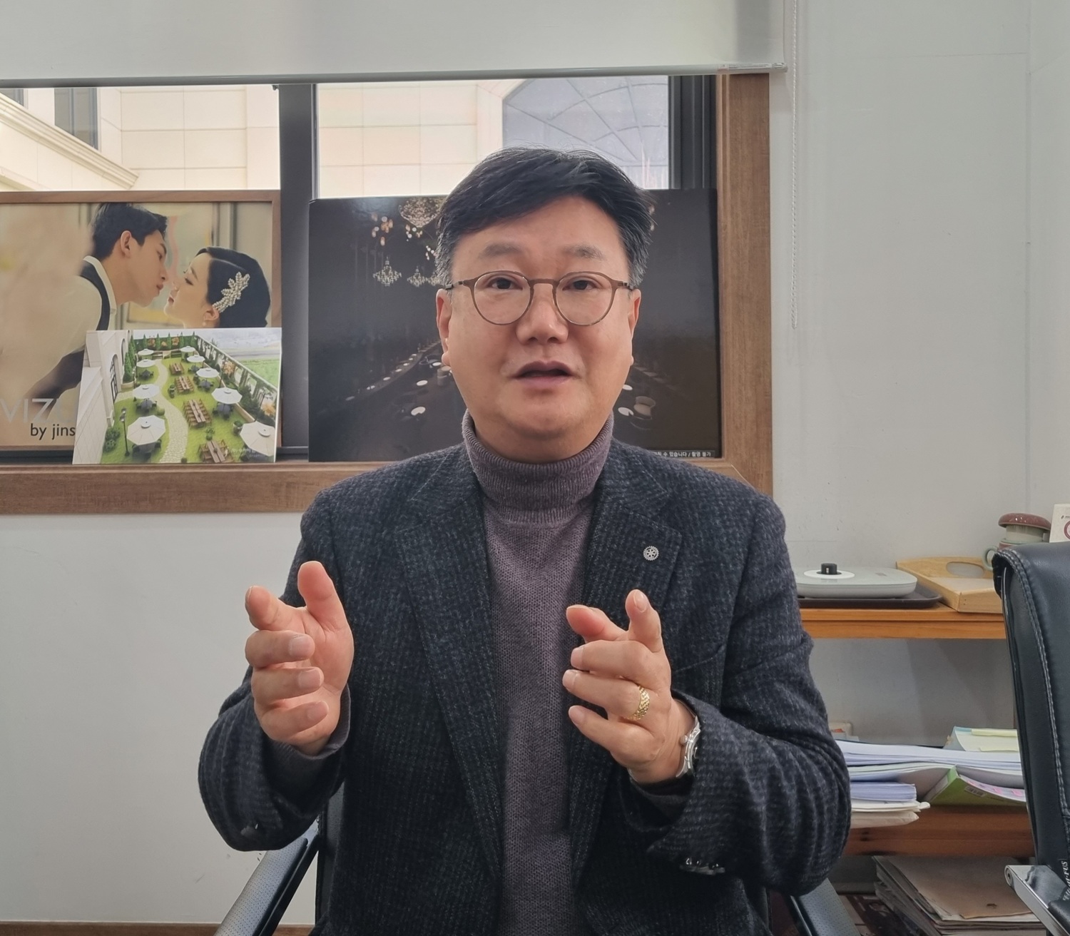 아픈 과거 잊고 희망의 새출발 10년째 돕는 더빈컨벤션 박진석 대표 - Kollo