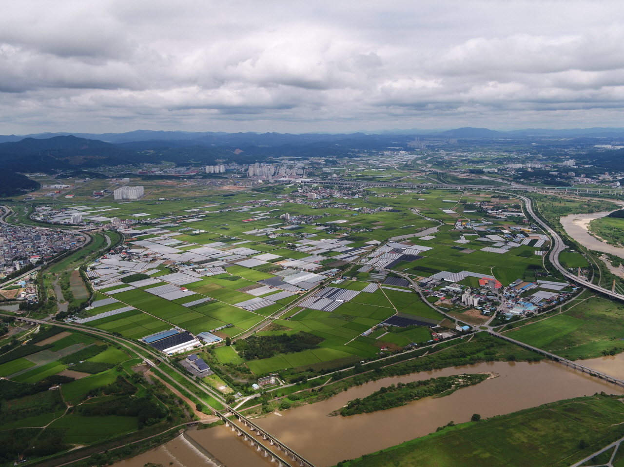 오송·옥산·오창 잇는 첨단산업 벨트 밑그림 그린다